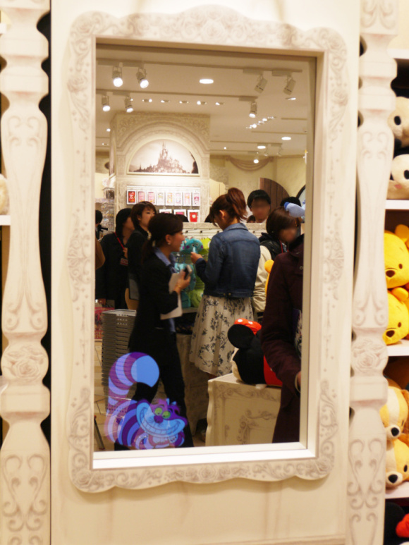 We visit the brand-new Disney store for grown-up women in Tokyo’s ...