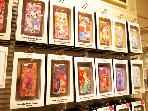 We visit the brand-new Disney store for grown-up women in Tokyo’s ...