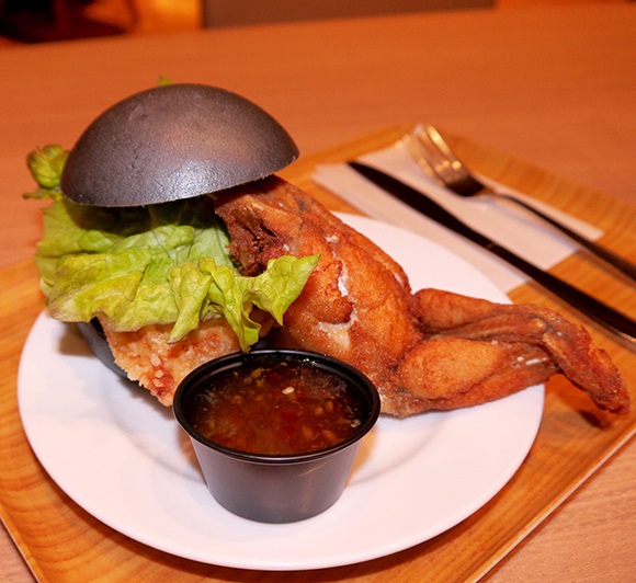 How do deep-fried frog burgers taste? We find out at Yokohama cafe ...