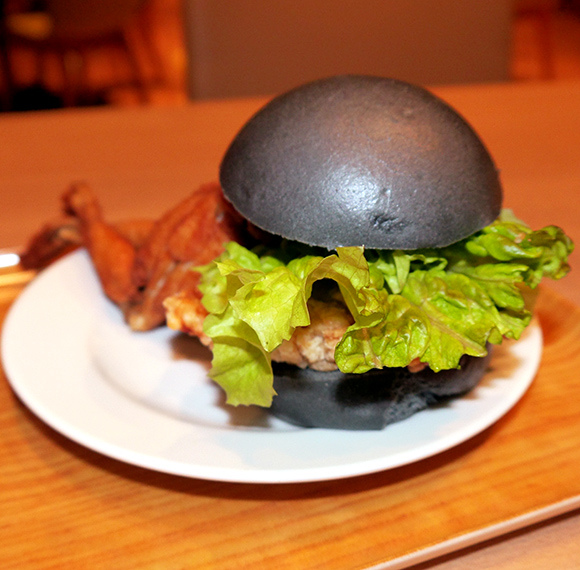 How do deep-fried frog burgers taste? We find out at Yokohama cafe ...
