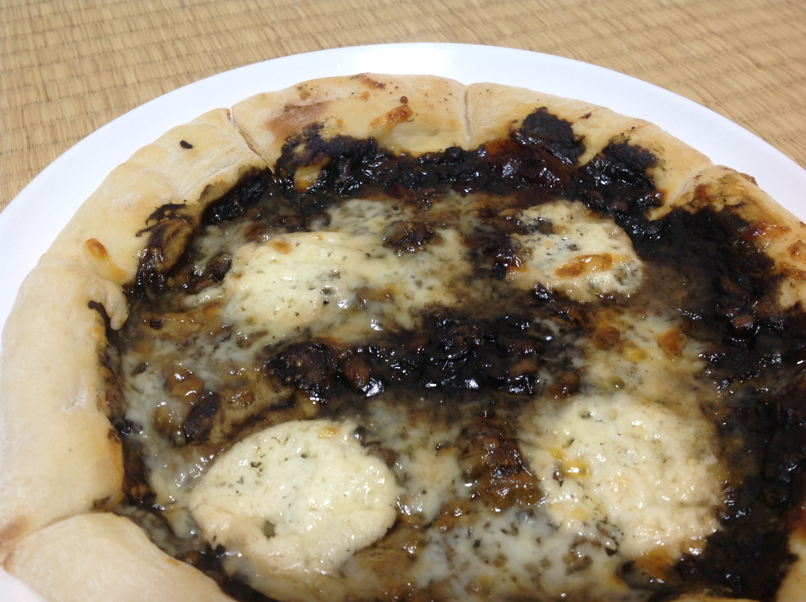 Squid ink toaster oven pizza released by Nippon Ham | SoraNews24 -Japan ...