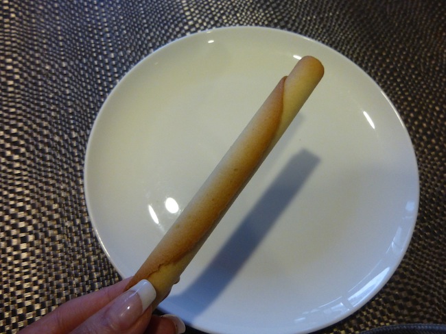 Japanese Cigar cookies a big hit in the UAE, we try them to see how ...