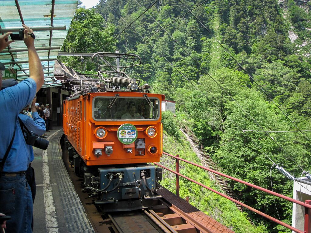 Japan’s Top 10 Scenic Train Trips–according to two “densha otaku” train ...