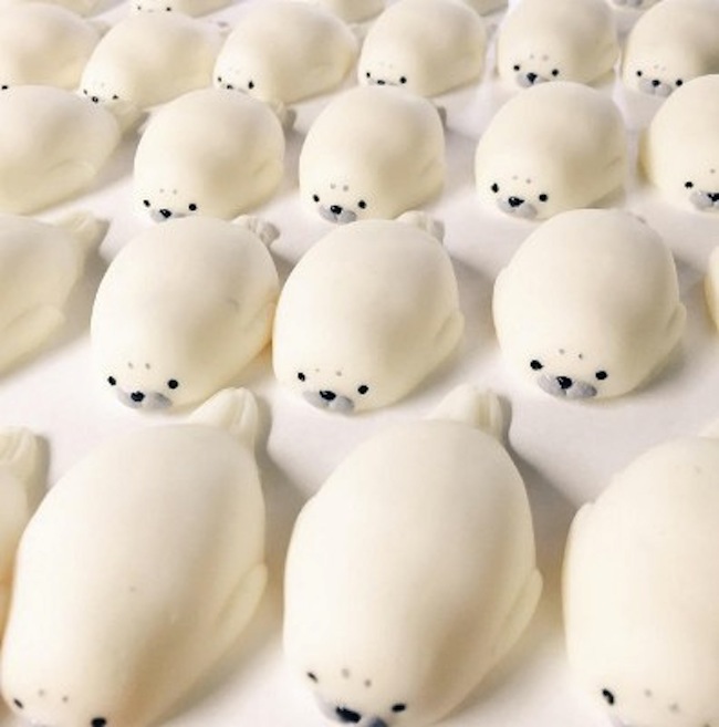 Toy or cake? These mochi-like seal and bird figures are so soft and ...