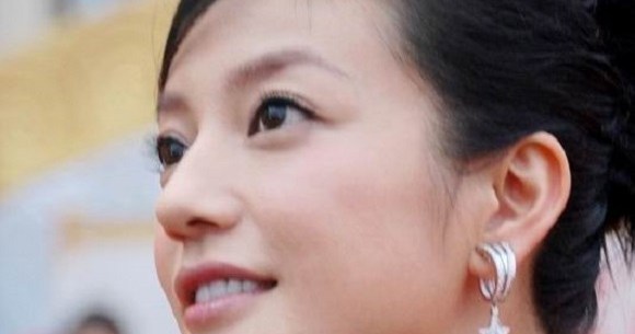 Man attempts to sue Chinese actress for staring at him too much ...