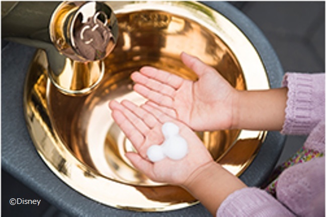 Keep clean with awesome Mickey-shaped soap foam at Tokyo Disney Resort ...