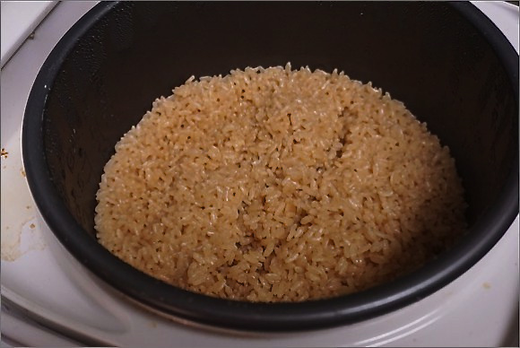 An extremely simple trick to spice up plain rice for a refreshing ...
