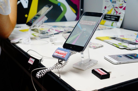 My Smell-o-phone! Japanese Company Set to Make Your Smartphone Stink ...
