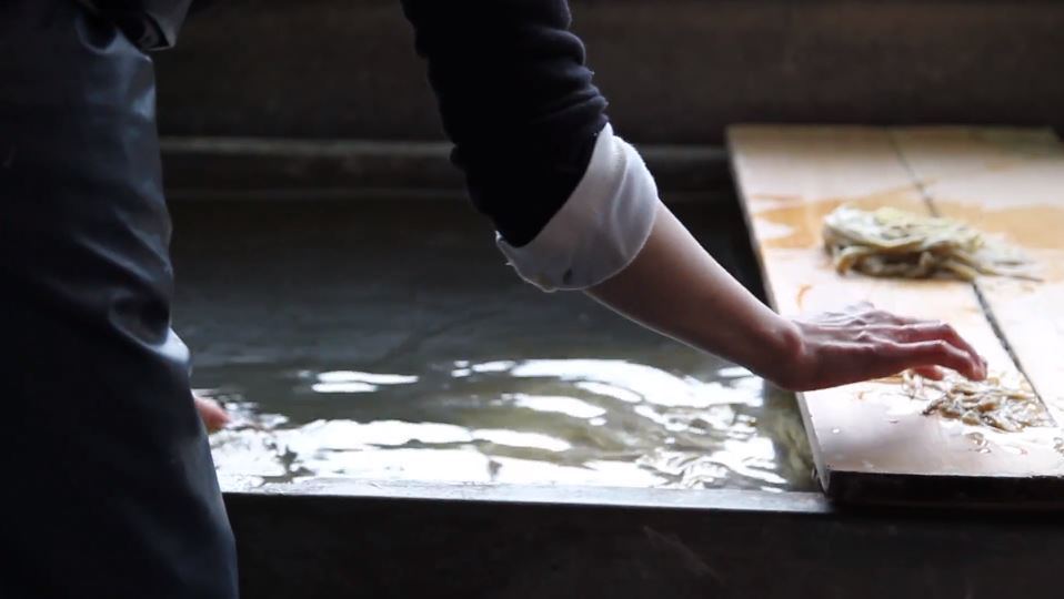 Breathtaking video captures the beauty of traditional Japanese washi ...