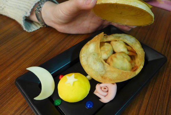 We try cute meals, drinks and sweets from Namja Town’s Pretty Guardian ...