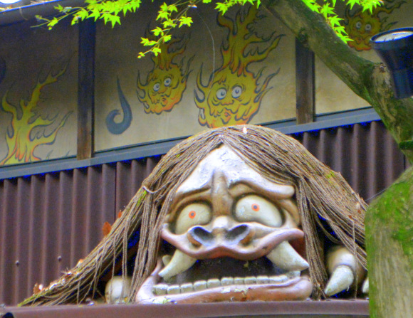 We check out the spooky snacks of the ghost-themed GeGeGe no Kitaro ...