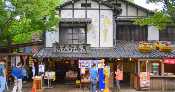 We check out the spooky snacks of the ghost-themed GeGeGe no Kitaro ...