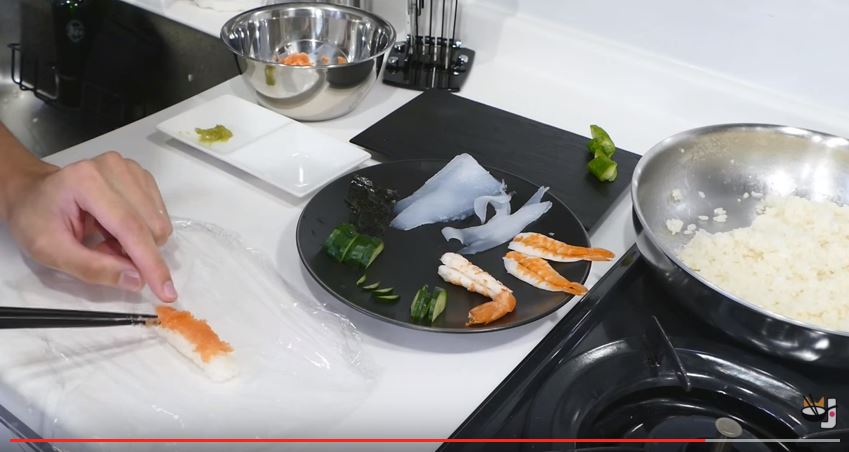 How to make sushi that looks like real-life swimming koi fish【Video ...