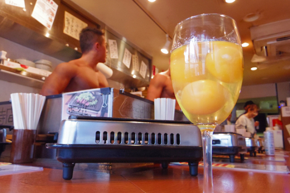 “Macho” yakiniku restaurant offers beef with a side of beefcake【Photos ...