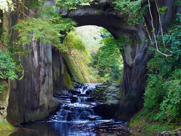 We track down the stunning Ghibli-like waterfall made famous online ...