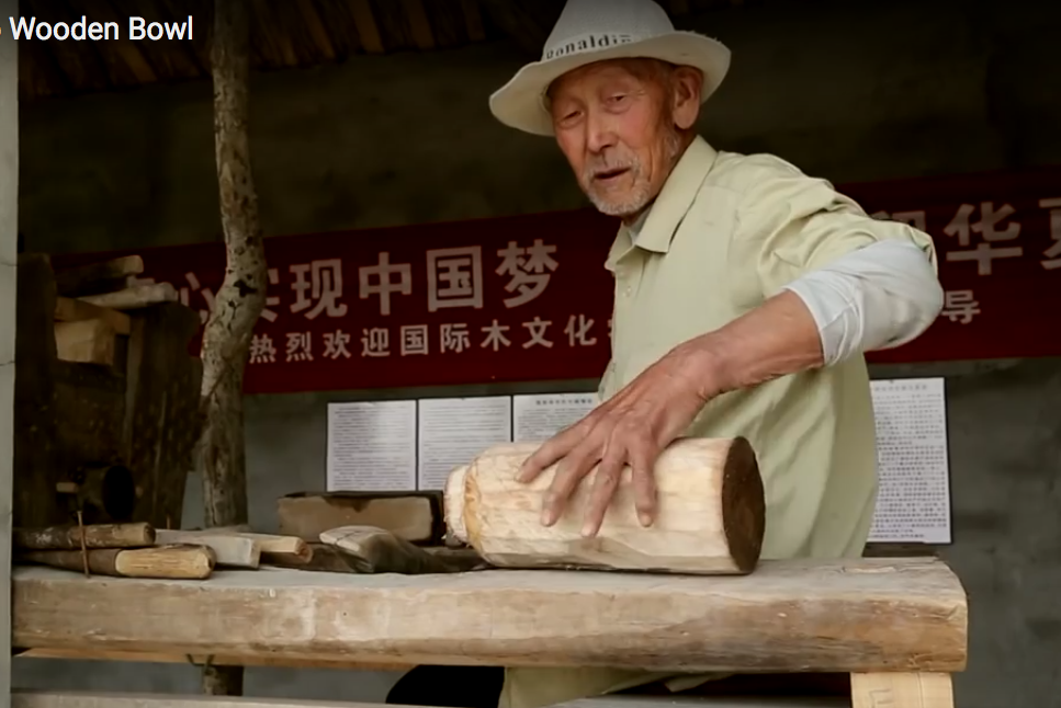 Chinese artisans use traditional foot-powered lathe to craft beautiful ...