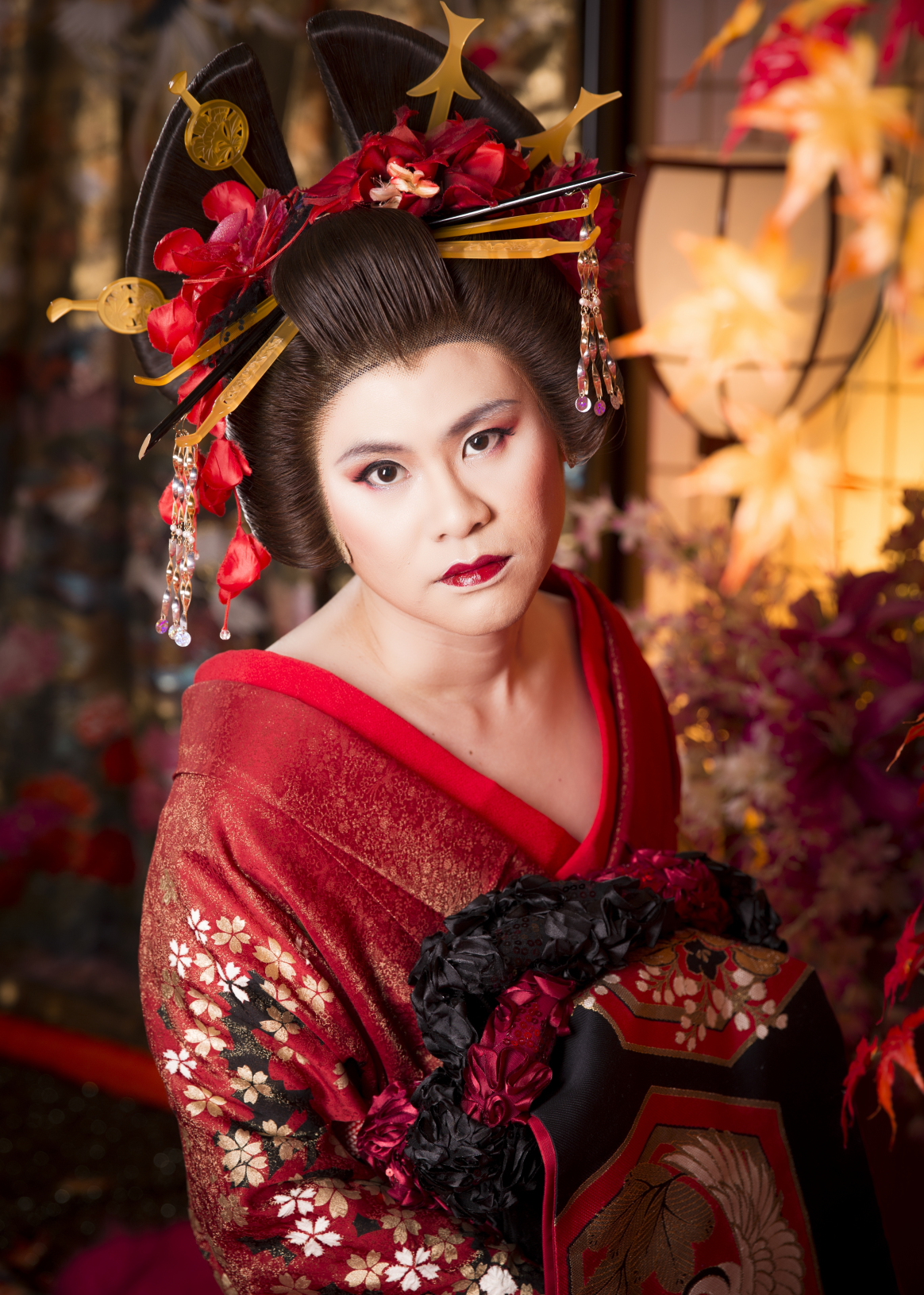 Our male reporter transforms into a beautiful Japanese courtesan at ...