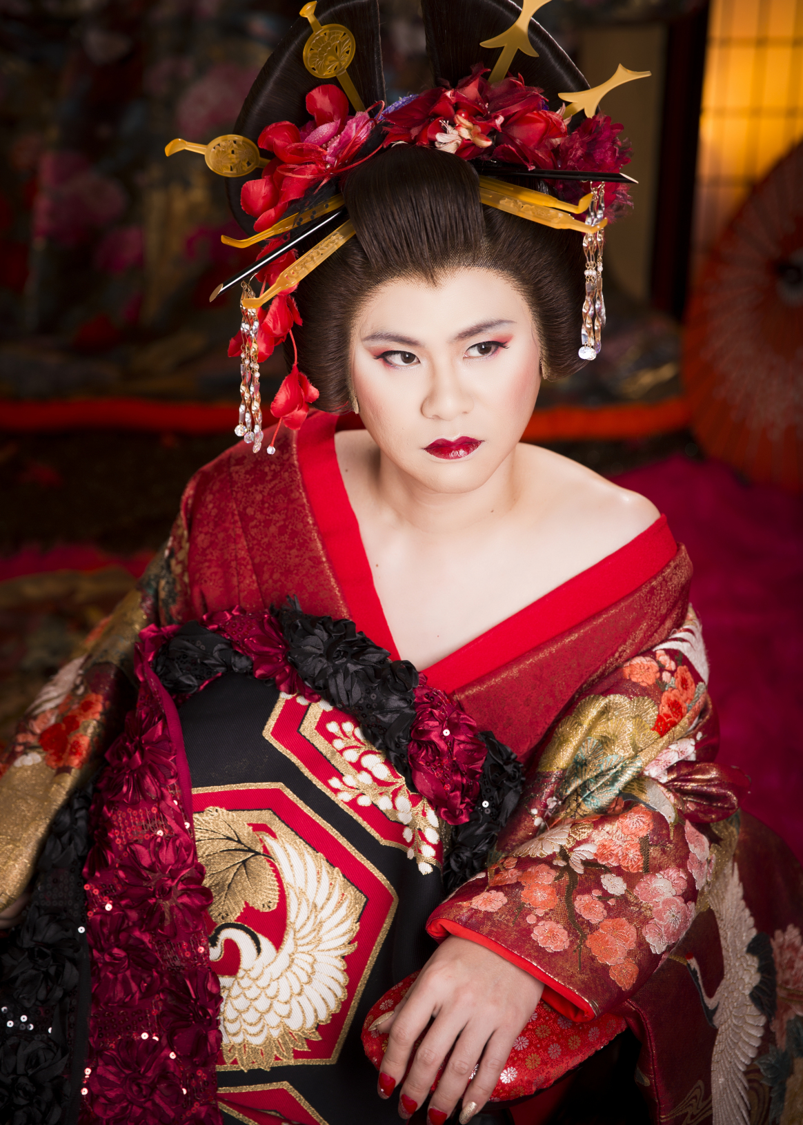 Our male reporter transforms into a beautiful Japanese courtesan at ...