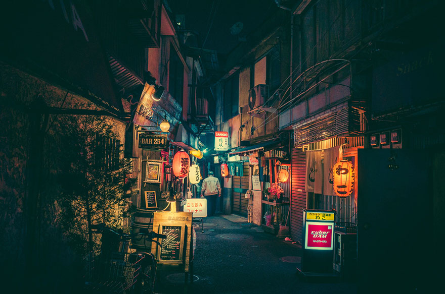Japanese photographer captures beauty of Tokyo after dark in ...