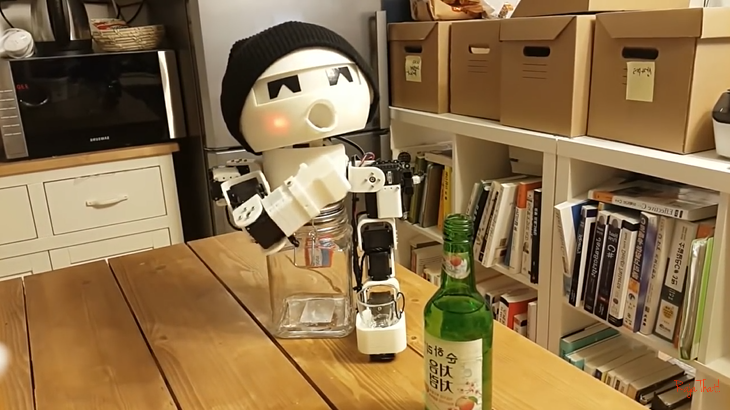 Drinky: The South Korean robot ready to share a glass of booze with ...