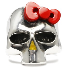 Hello Kitty skull ring and skull necklace are totally cute and metal as ...