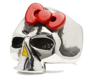 Hello Kitty skull ring and skull necklace are totally cute and metal as ...