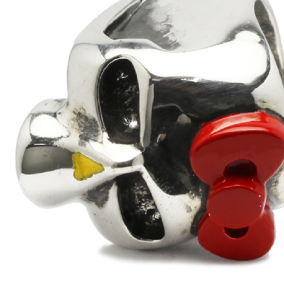 Hello Kitty skull ring and skull necklace are totally cute and metal as ...