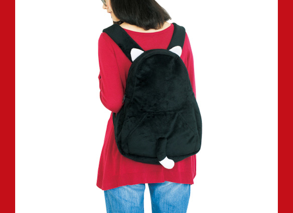 Piggybacking Japanese cat capes and kitty backpacks will keep you warm ...