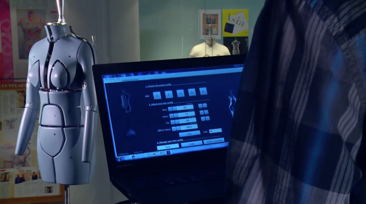 Cosplayers rejoice! Robot mannequin transforms to any body size/shape ...