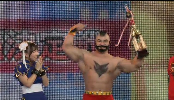 Muscle idol’s amazing Chun-Li photos shows gym is as important as ...