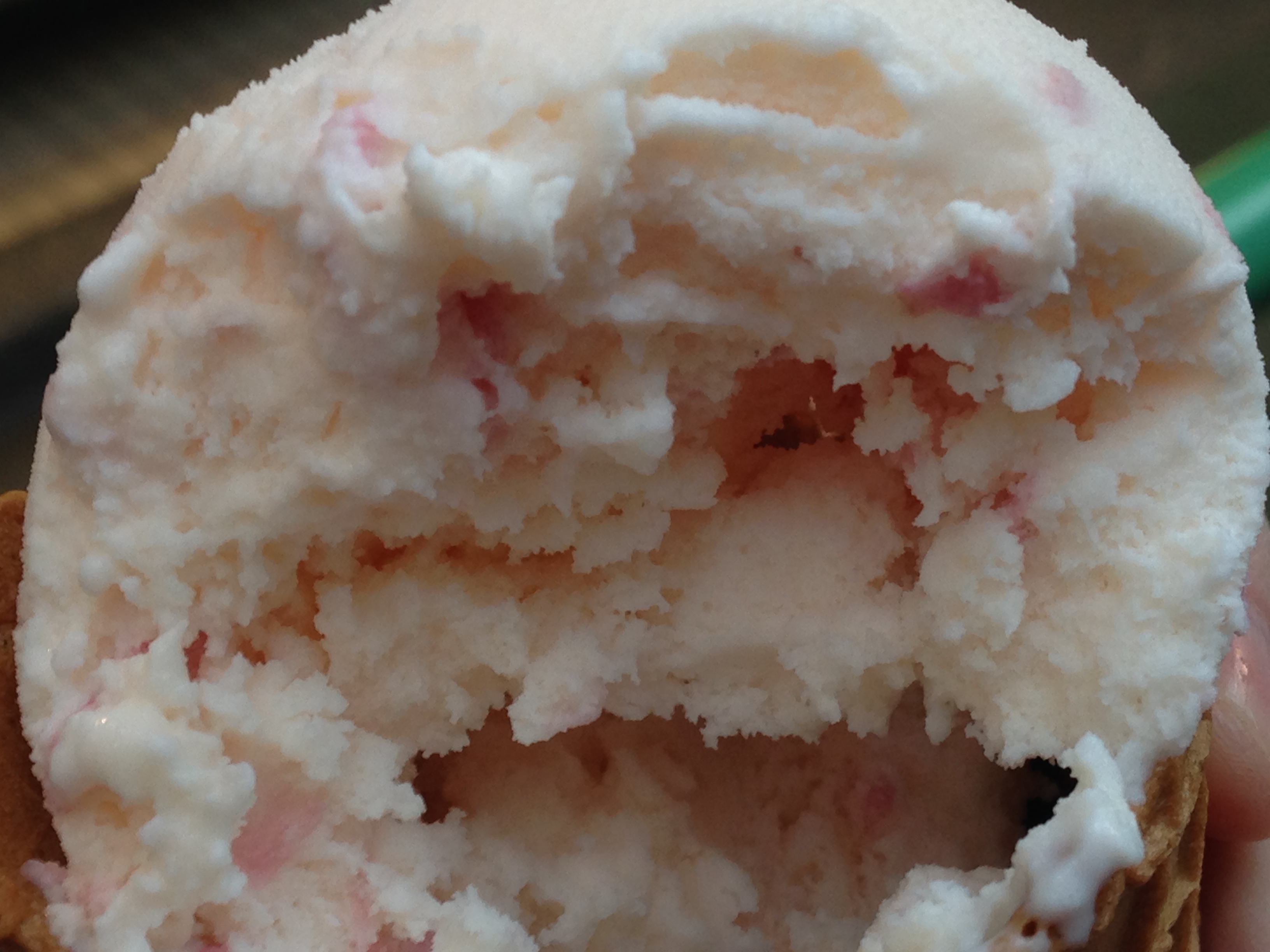 Tokyo cafe’s sakura ice cream has actual flowers mixed in for the ...