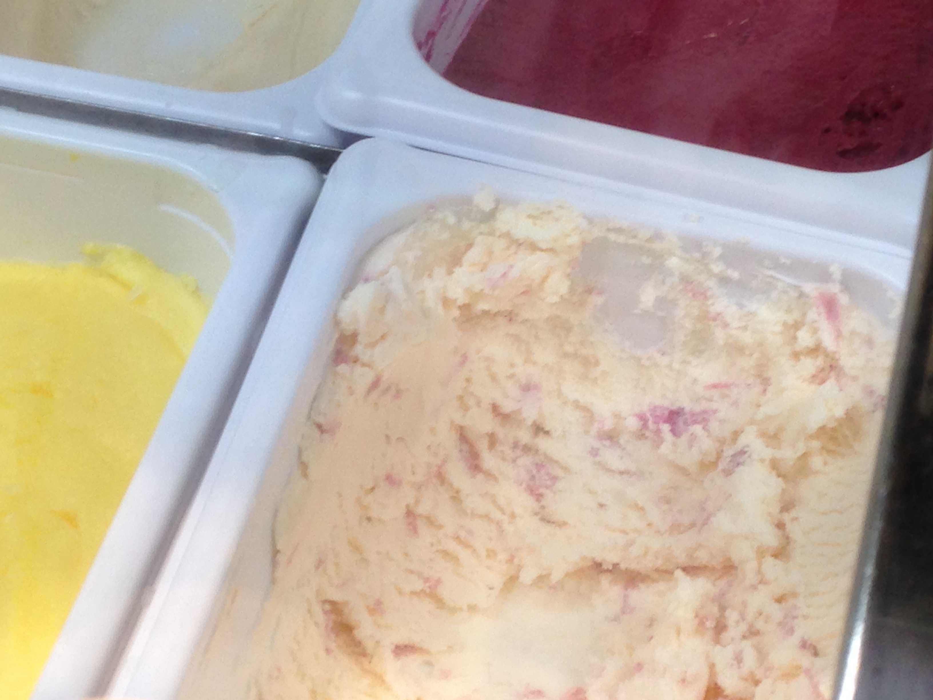 Tokyo cafe’s sakura ice cream has actual flowers mixed in for the ...