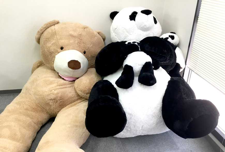 RocketNews24’s giant teddy bear goes looking for some new friends at ...