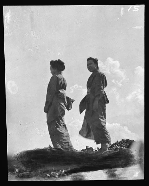 Artist’s photos from early 1900s Japan are little windows into another ...