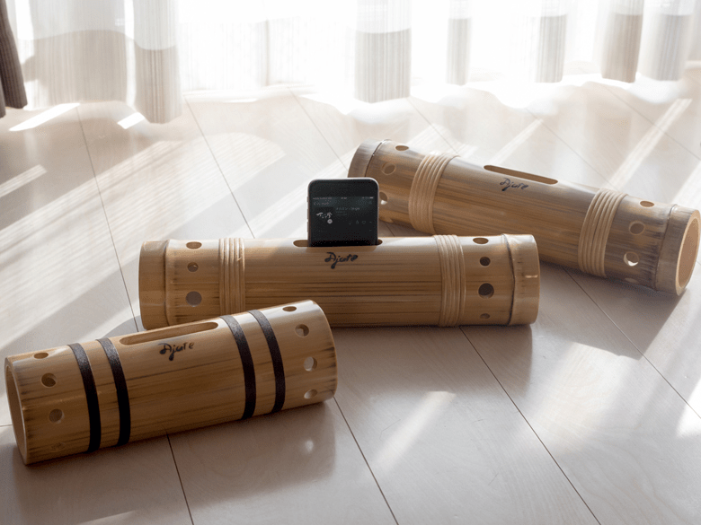 Beautiful Japanese bamboo speakers let you to listen to music without ...