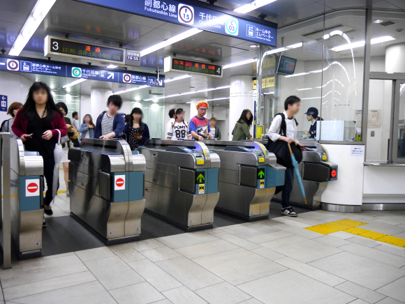 Our reporter gets a genderless makeover and turns himself into Harajuku ...