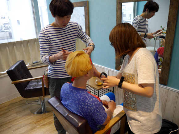 Our reporter gets a genderless makeover and turns himself into Harajuku ...