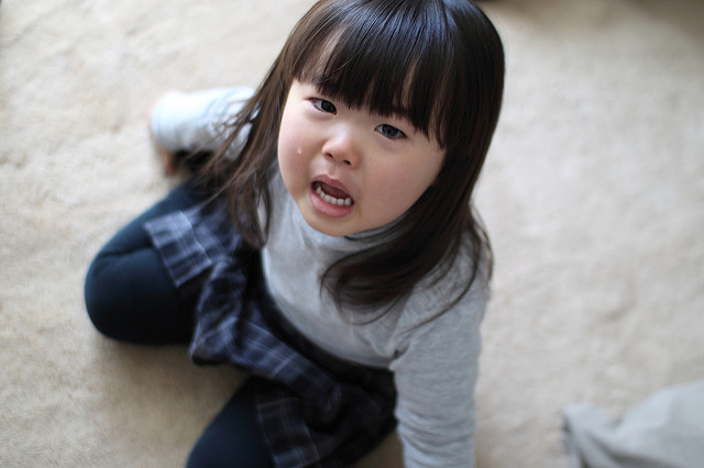 Little Japanese girl learns the true value of saying “thank you” to a ...