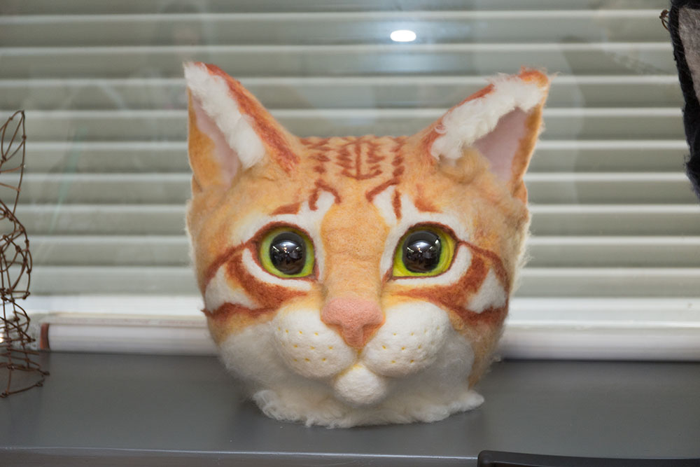 Cosplay like a cool cat with an ultra-realistic, giant cat head from ...