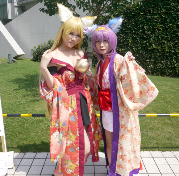 Comiket 90: Japanese cosplayers bring the heat to opening day of summer ...