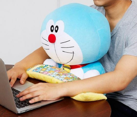 Cuddly Doraemon PC cushion looks as awesome as the time-traveling anime ...