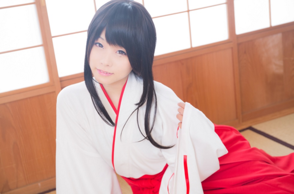 Dress up as a shrine priestess in the comfort of your own home, with ...
