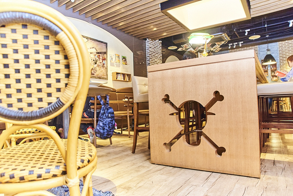 Visiting the official One Piece Library Cafe【Photo Report】 | SoraNews24 ...