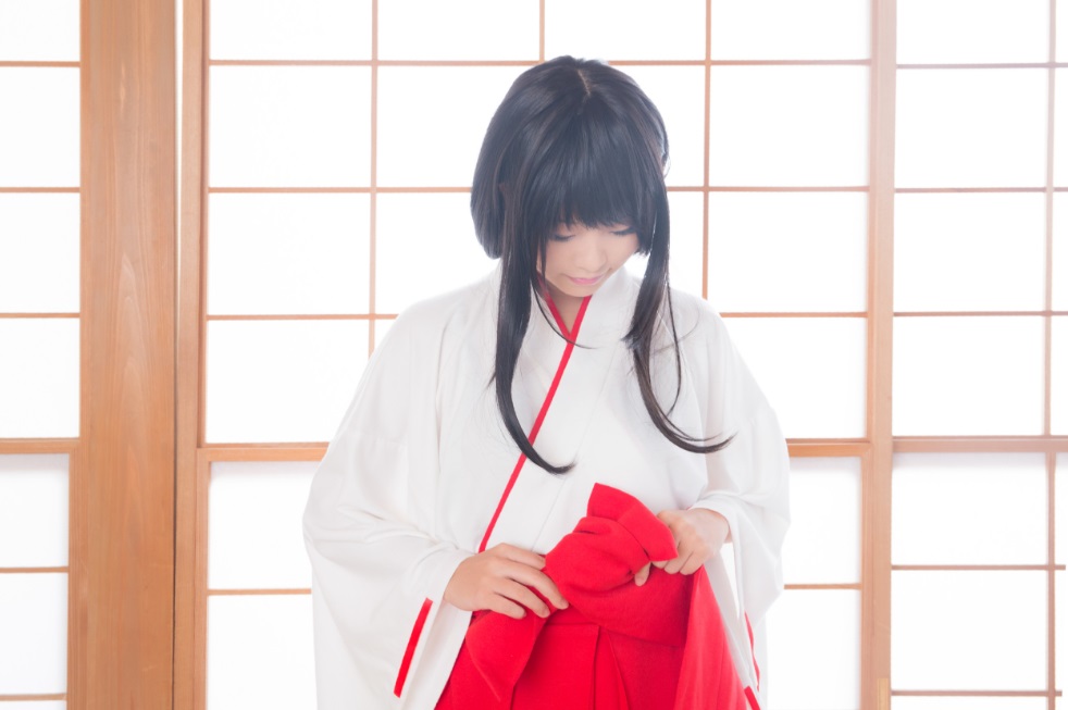Dress up as a shrine priestess in the comfort of your own home, with ...