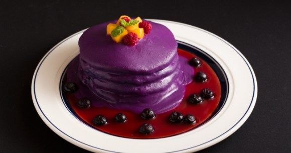 Japanese cafe chain serves up purple pancakes for Halloween ...