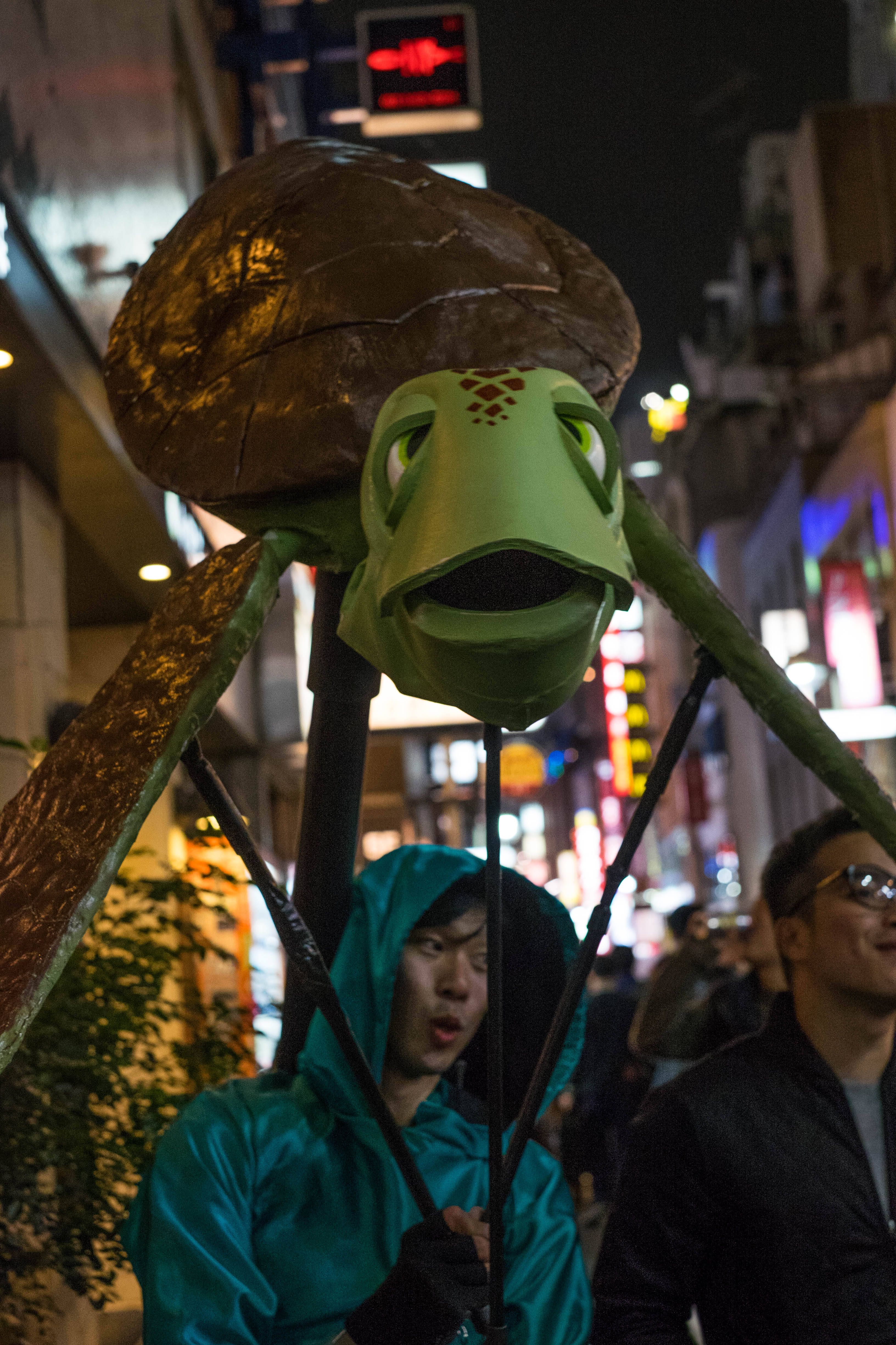 Tokyo’s Shibuya celebrates Halloween with awesome cosplay crowds, and ...