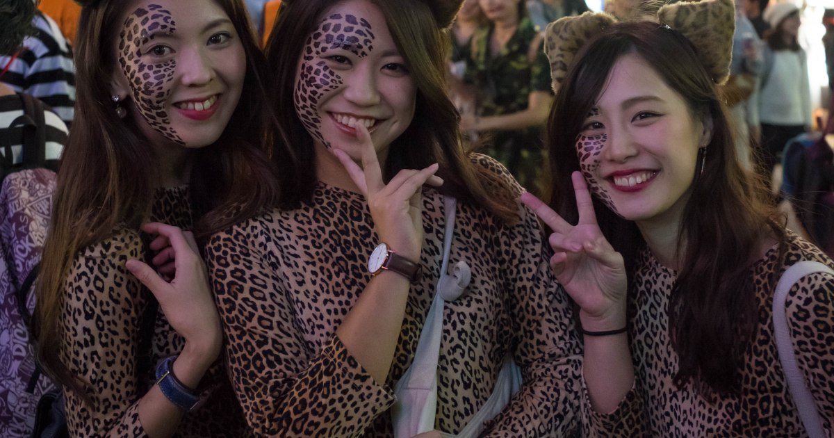 Tokyo’s Shibuya celebrates Halloween with awesome cosplay crowds, and ...