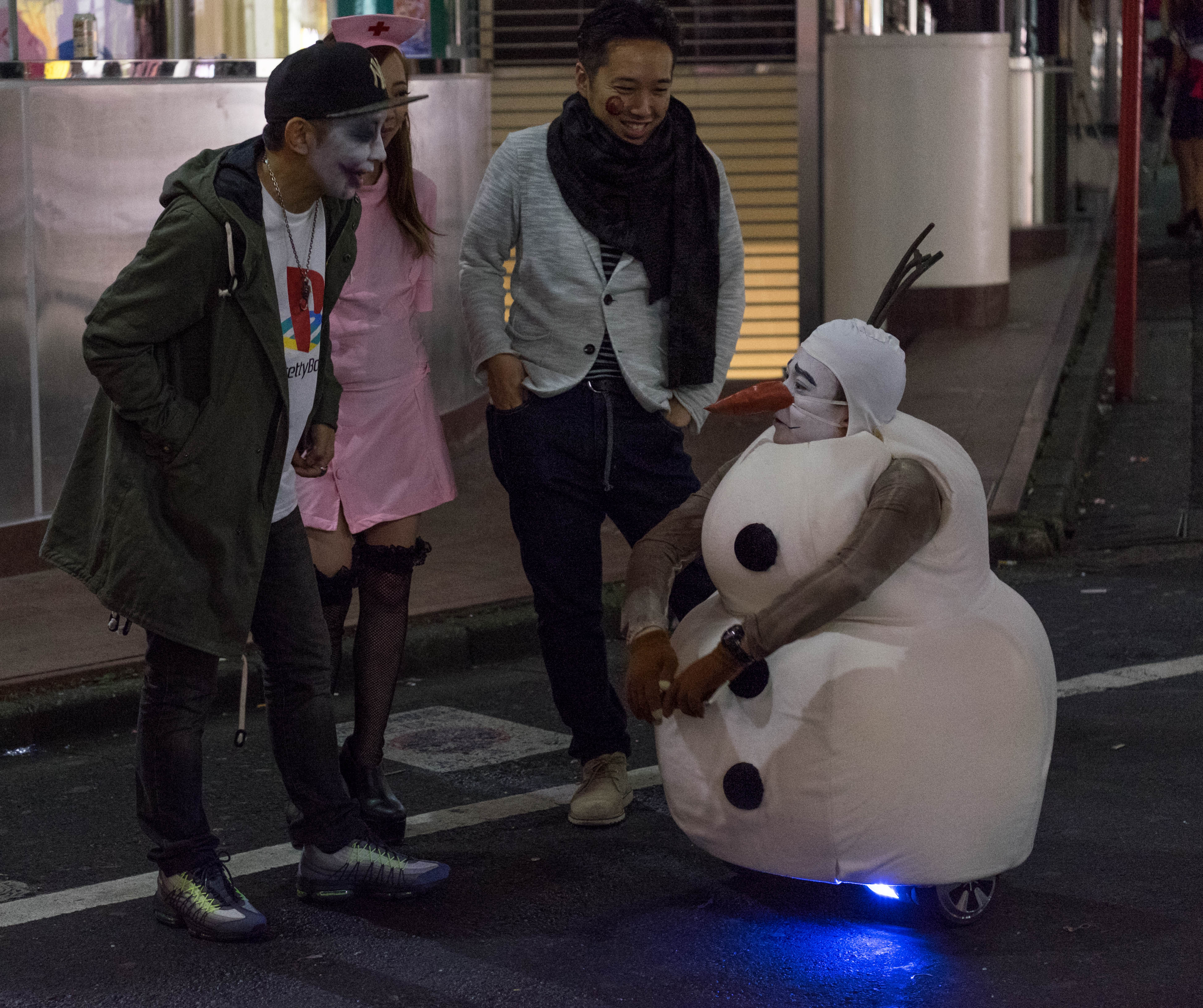Tokyo’s Shibuya celebrates Halloween with awesome cosplay crowds, and ...