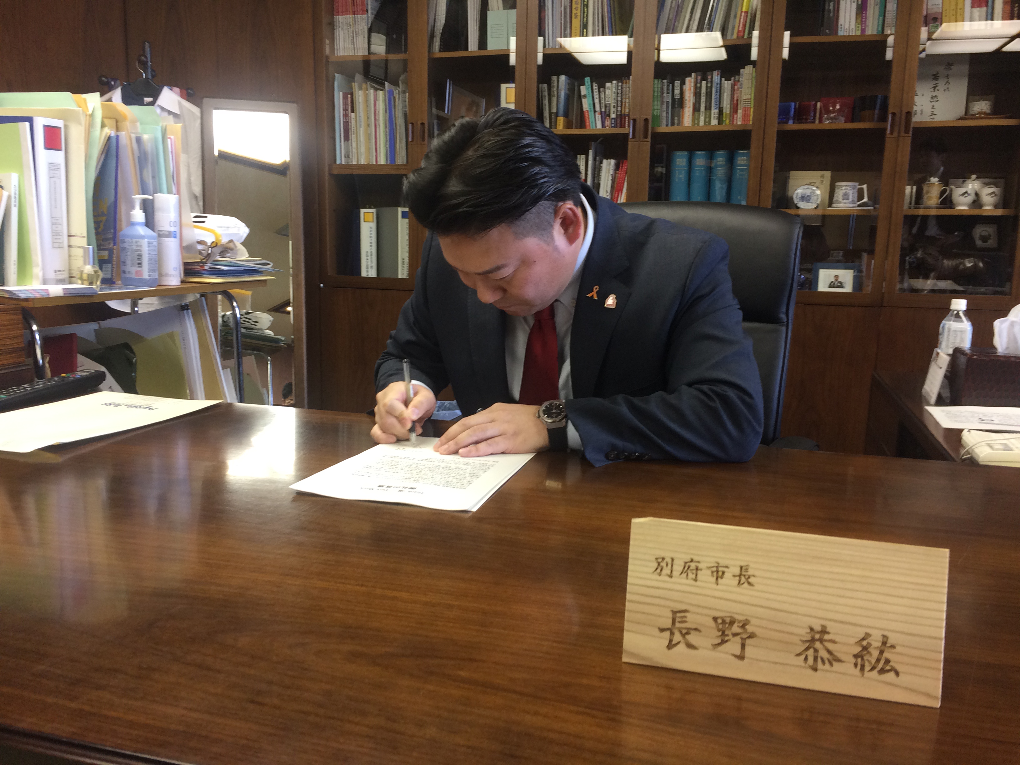 Japanese mayor responds to public after “spamusement park” onsen video ...