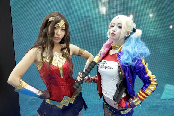 Booth babes and cosplayers come out to play at world’s first-ever Tokyo ...